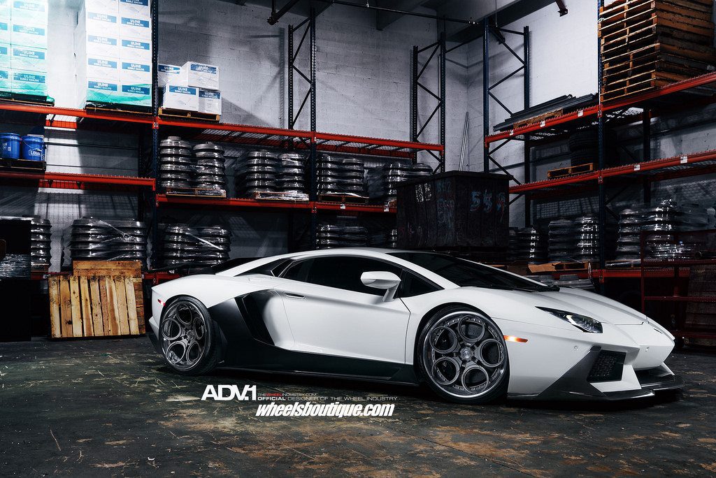 Lamborghini Aventador Updated With Carbon Fiber And Wheels